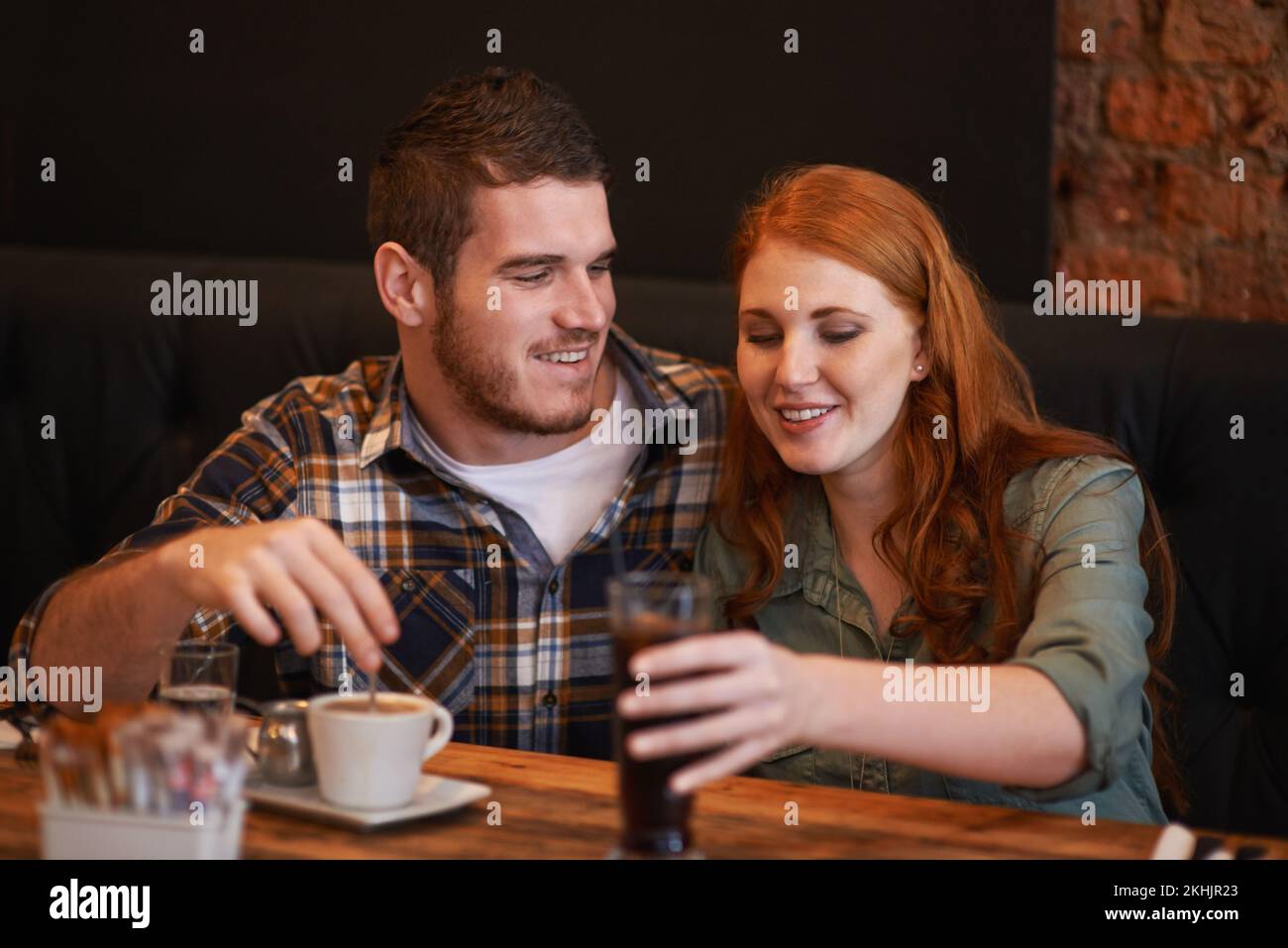 Awkward couple restaurant hi-res stock photography and images - Alamy