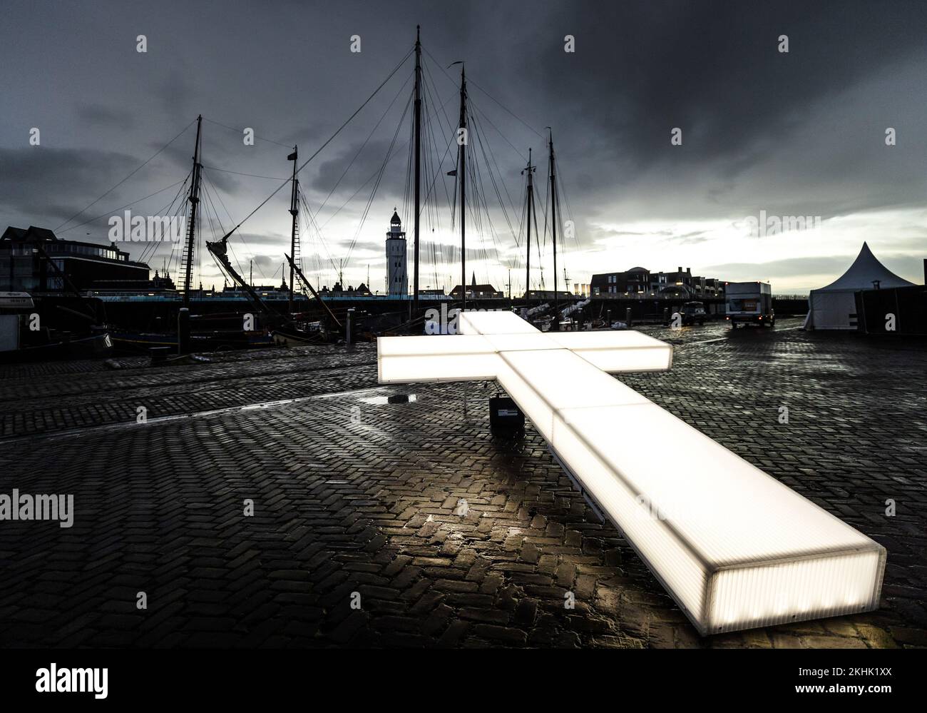 HARLINGEN - The characteristic white cross of music spectacle The ...