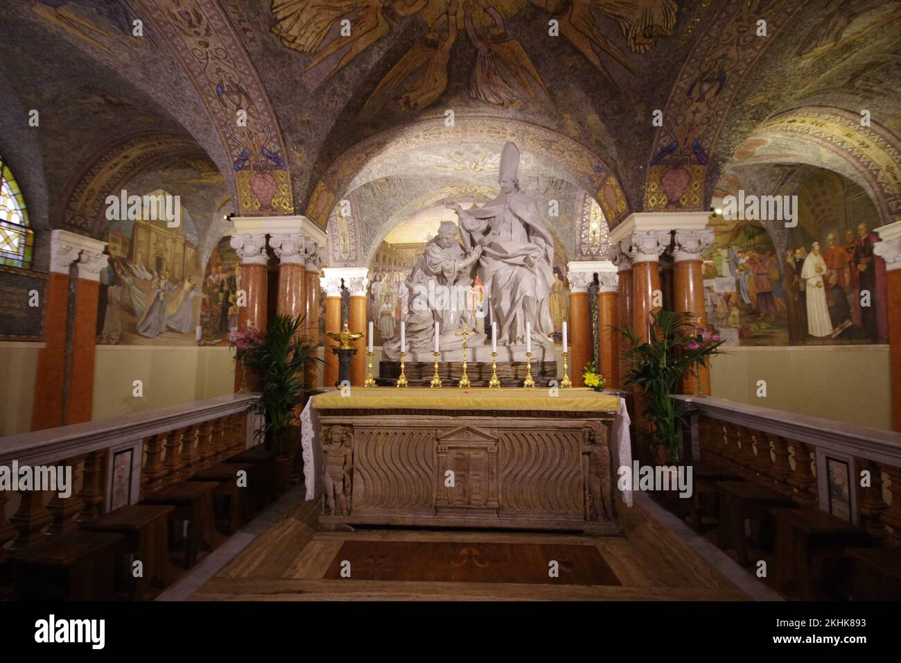 Built in the 11th century, the splendid Crypt of the Cathedral of ...