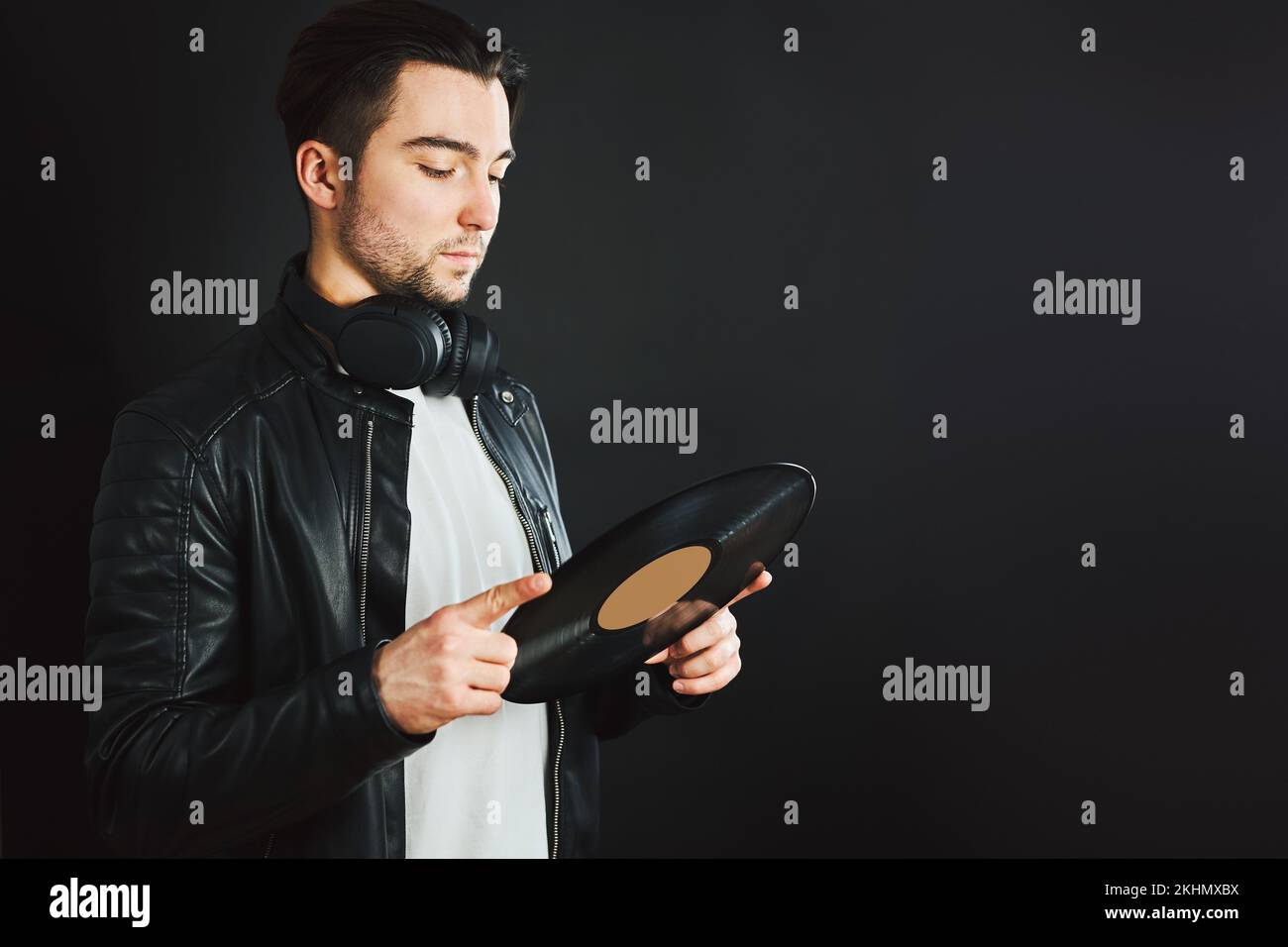 Man holding record album hi-res stock photography and images - Alamy
