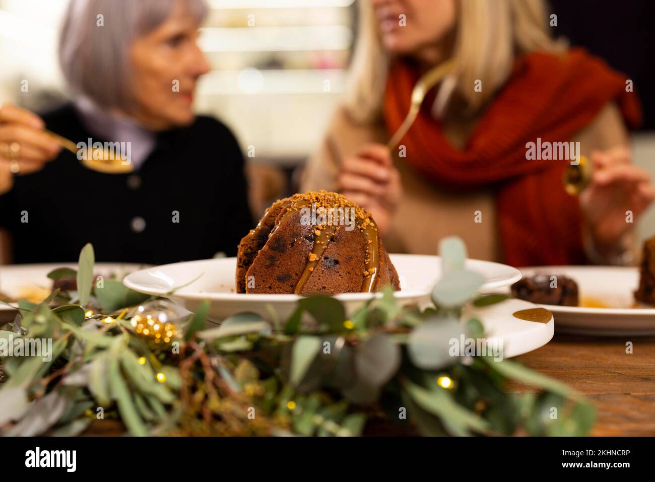 EDITORIAL USE ONLY (Left to right) Lillian Brooks and Jay Rufer try the ...