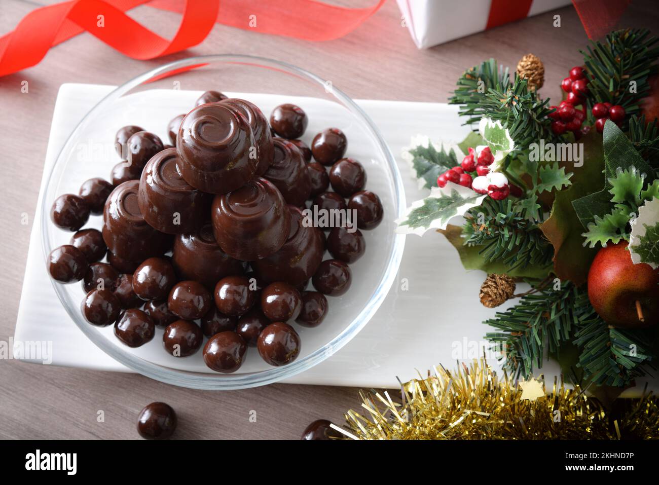 Dark chocolate on plate table hi-res stock photography and images - Alamy