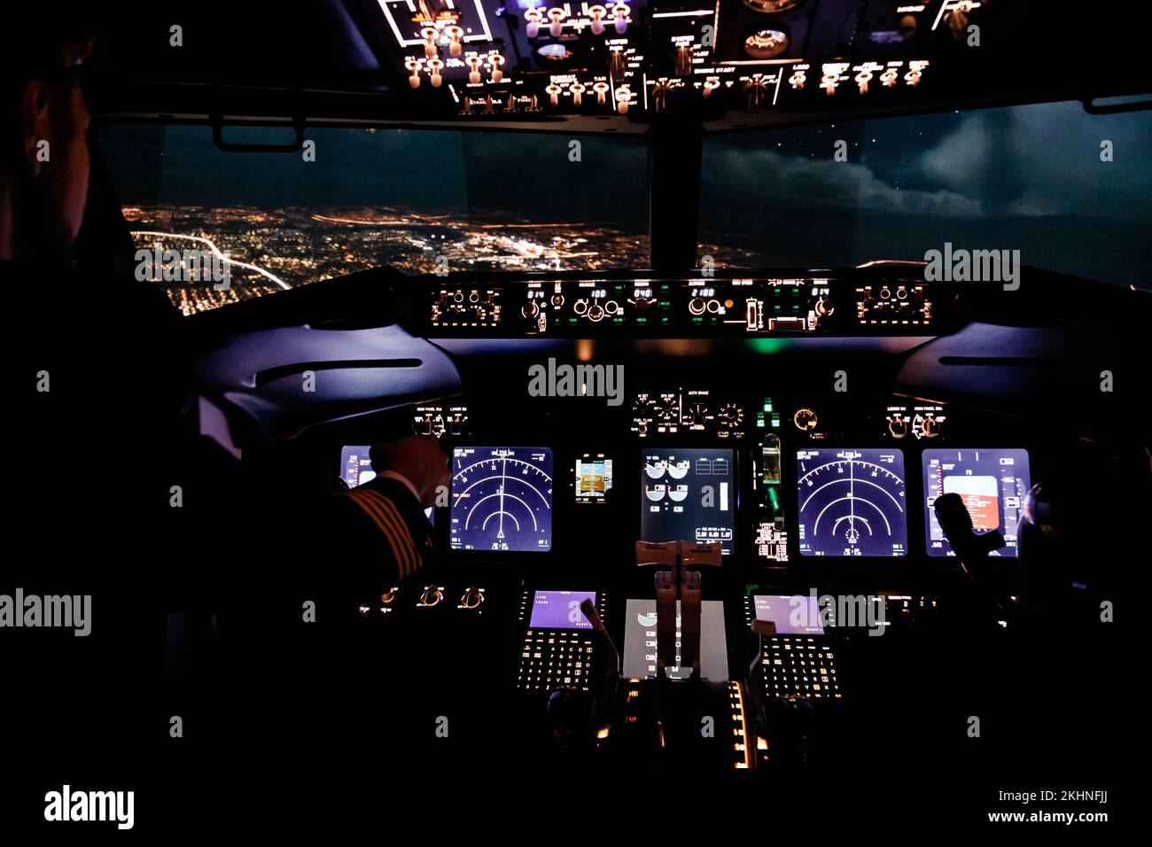 Aircraft cockpit night hi-res stock photography and images - Alamy