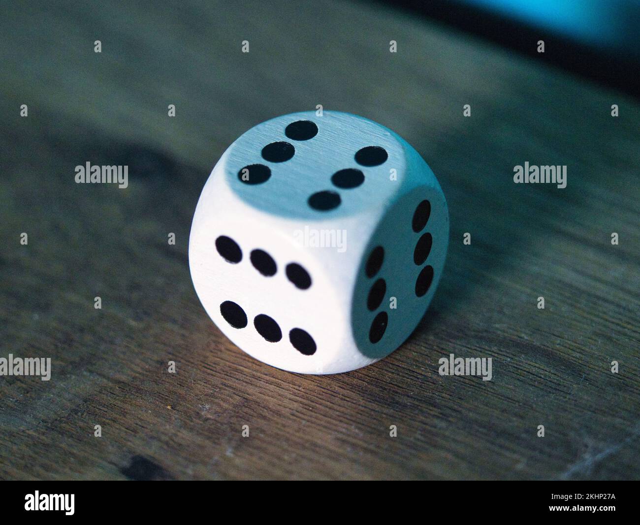 Roll the dice hi-res stock photography and images - Alamy