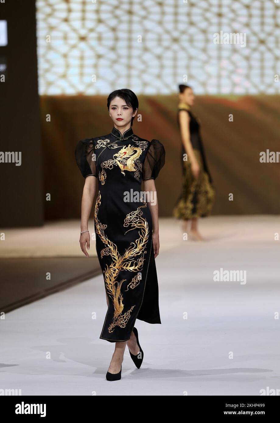 Cheongsam catwalk hi-res stock photography and images - Alamy