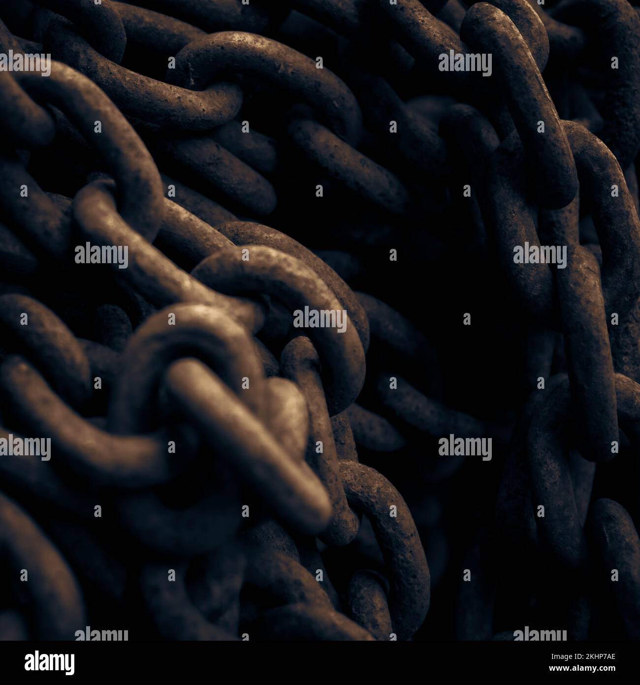 The texture of heavy rusty chains in the dark Stock Photo - Alamy