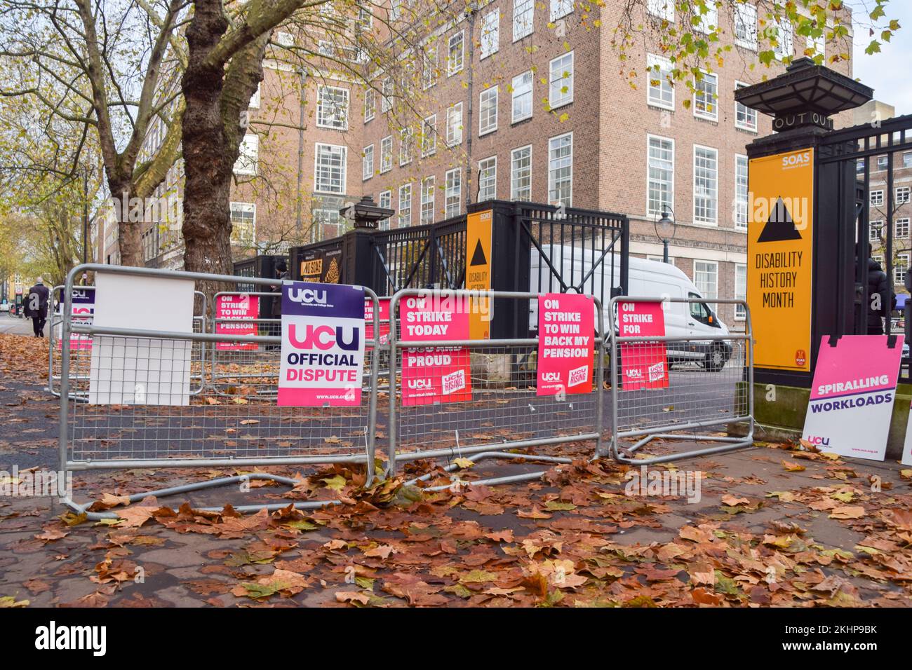 College students demonstration picket signs hi-res stock photography ...