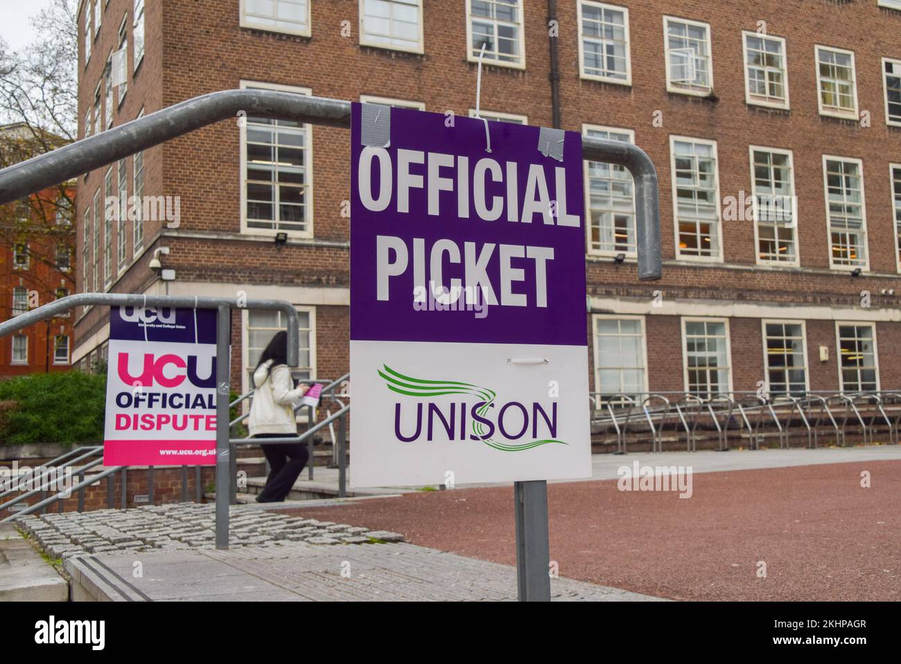 College students demonstration picket signs hi-res stock photography ...