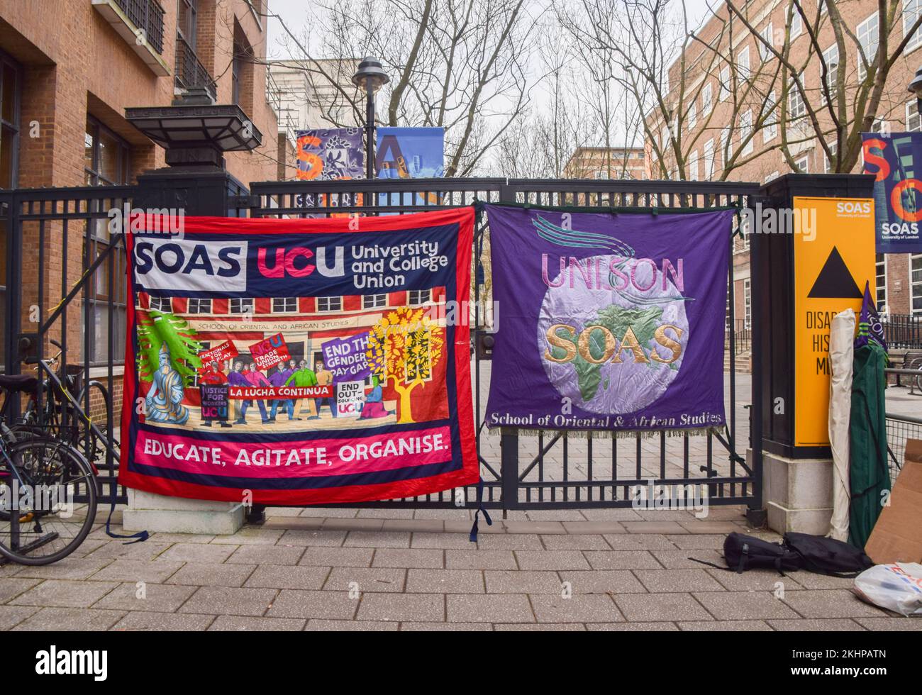 College students demonstration picket signs hi-res stock photography ...
