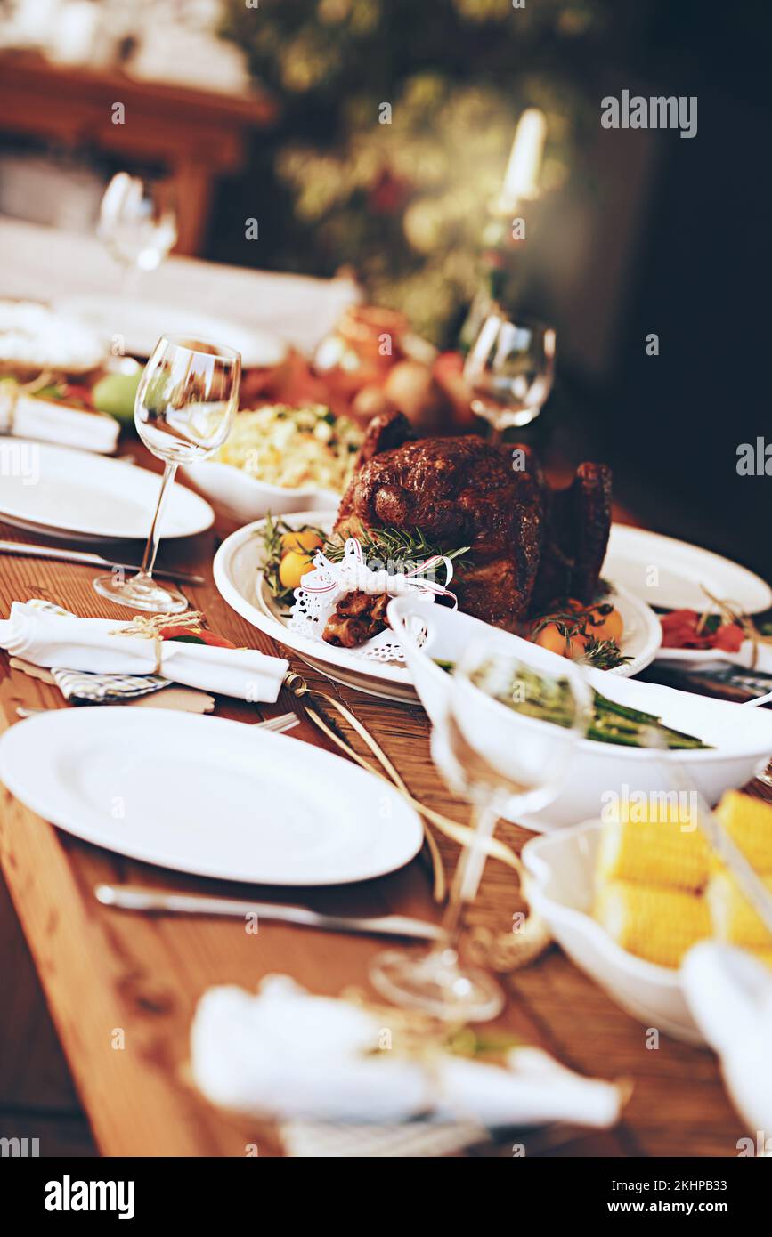 Dinner party table hi-res stock photography and images - Alamy