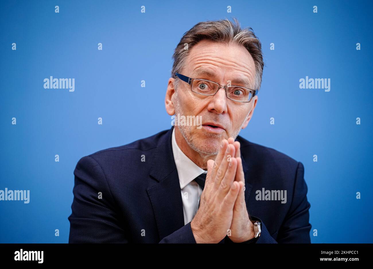 Federal criminal statistics 2021 hi-res stock photography and images ...