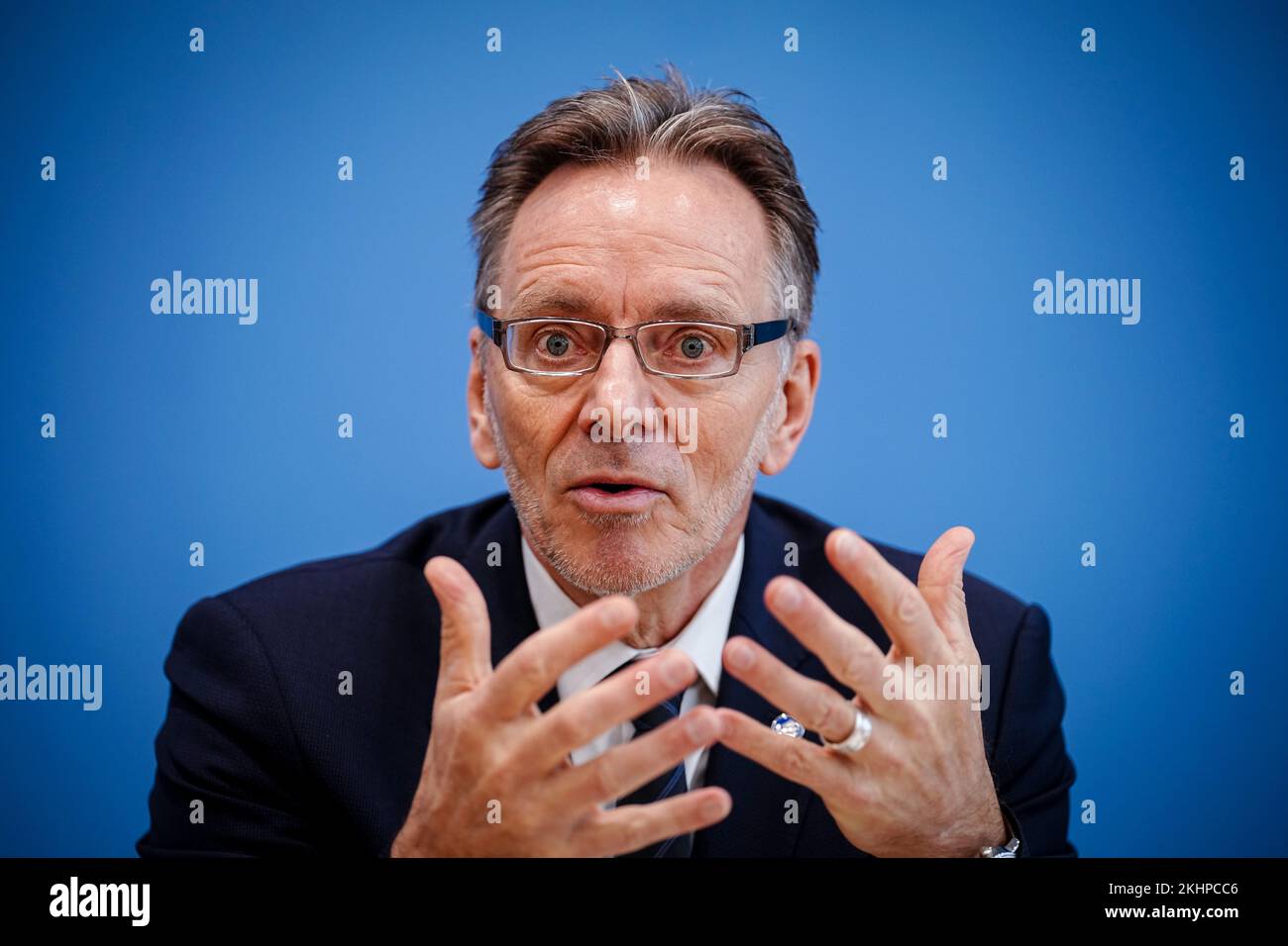 Federal criminal statistics 2021 hi-res stock photography and images ...