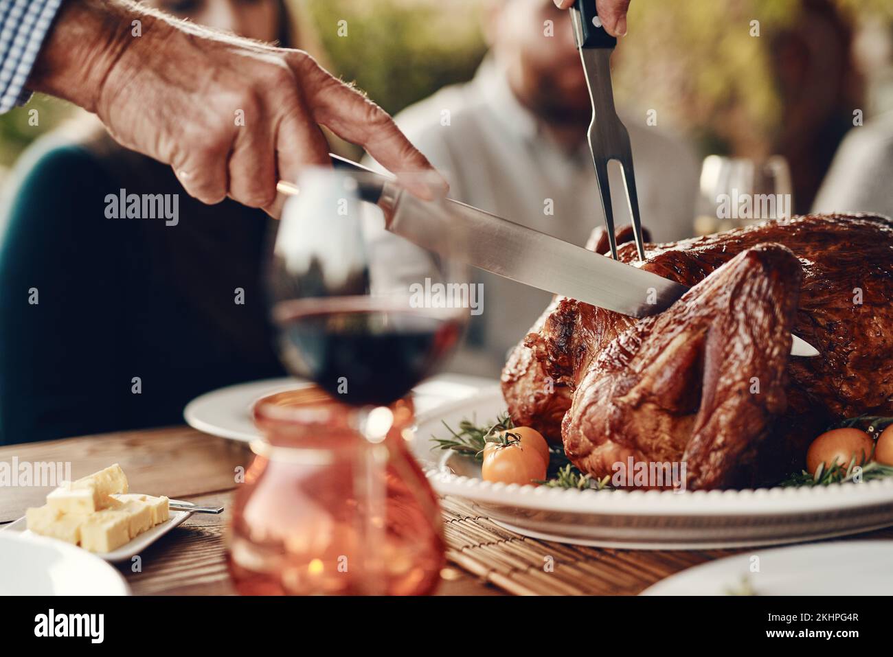 Family at setting table hi-res stock photography and images - Alamy