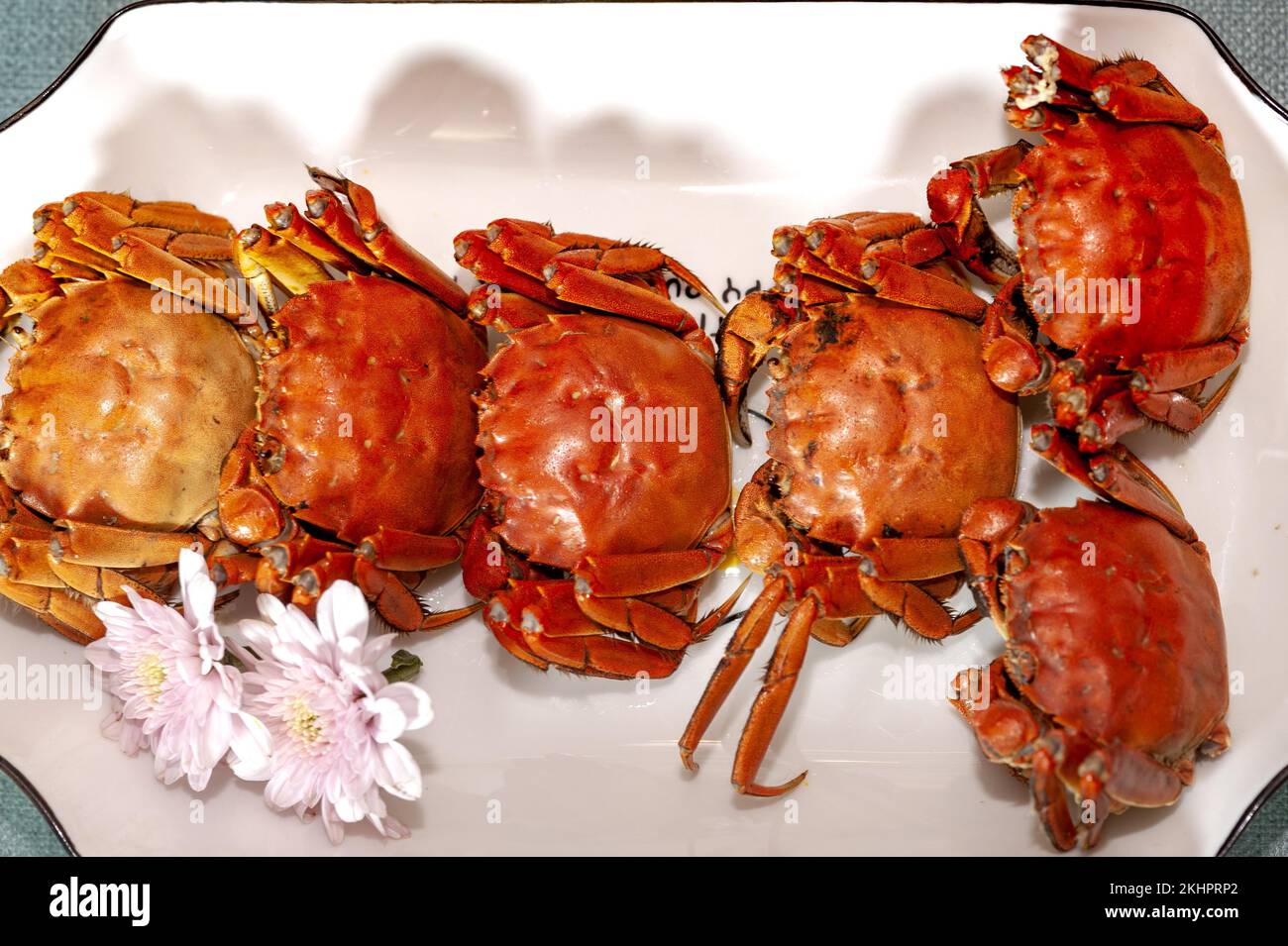 These unlocated photos show the traditional famous dishes of Jiangnan ...