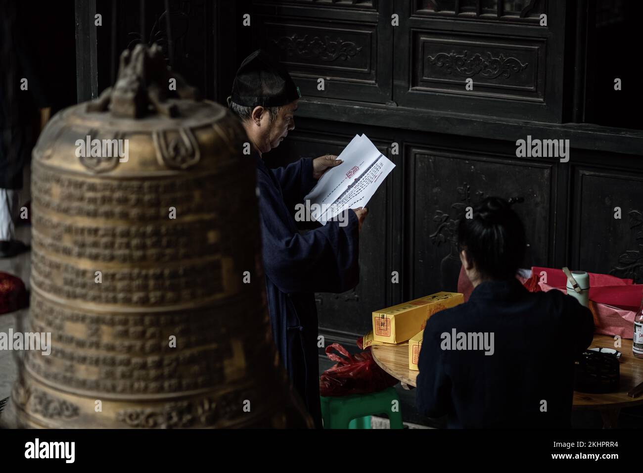People celebrate the Lychee Cultural Festival and go to the Temple Fair ...