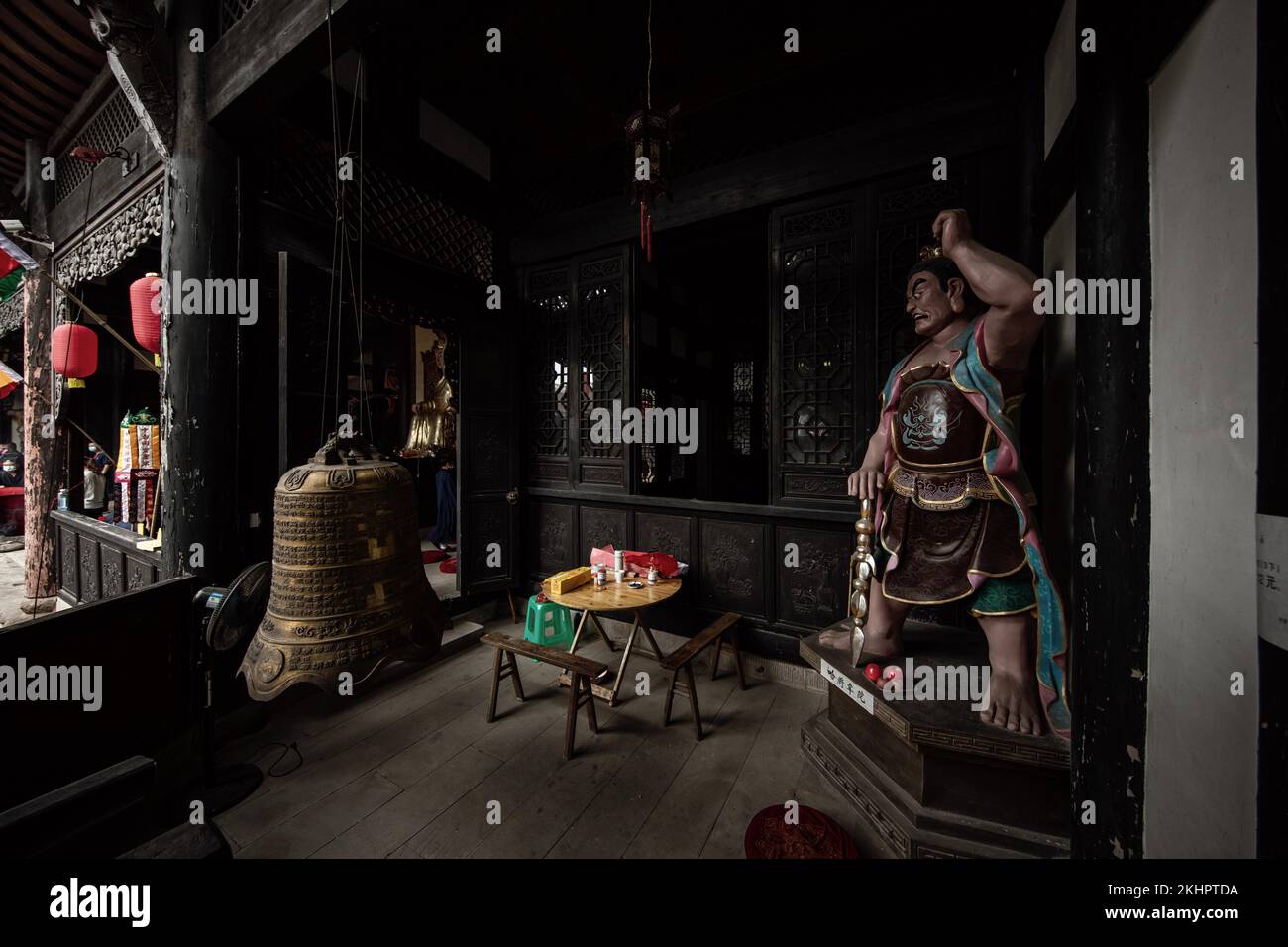 People celebrate the Lychee Cultural Festival and go to the Temple Fair ...