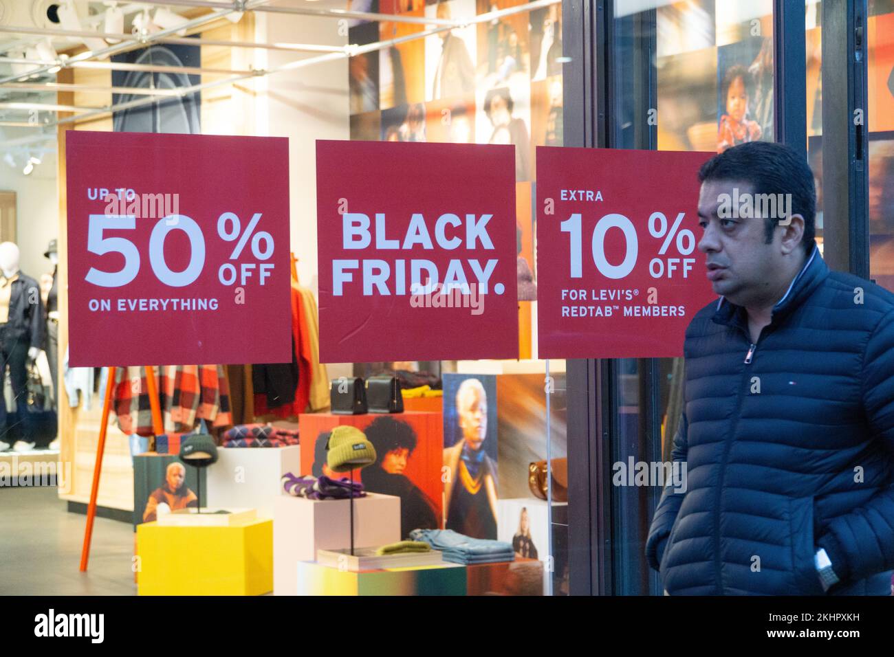 Uk retail business rates inflation hi-res stock photography and images ...