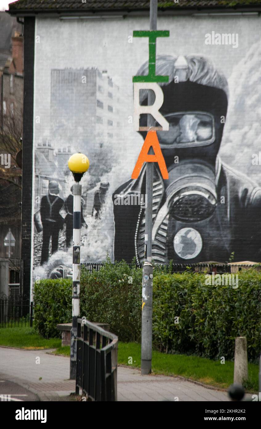 IRA sign in Derry's Bogside Stock Photo - Alamy
