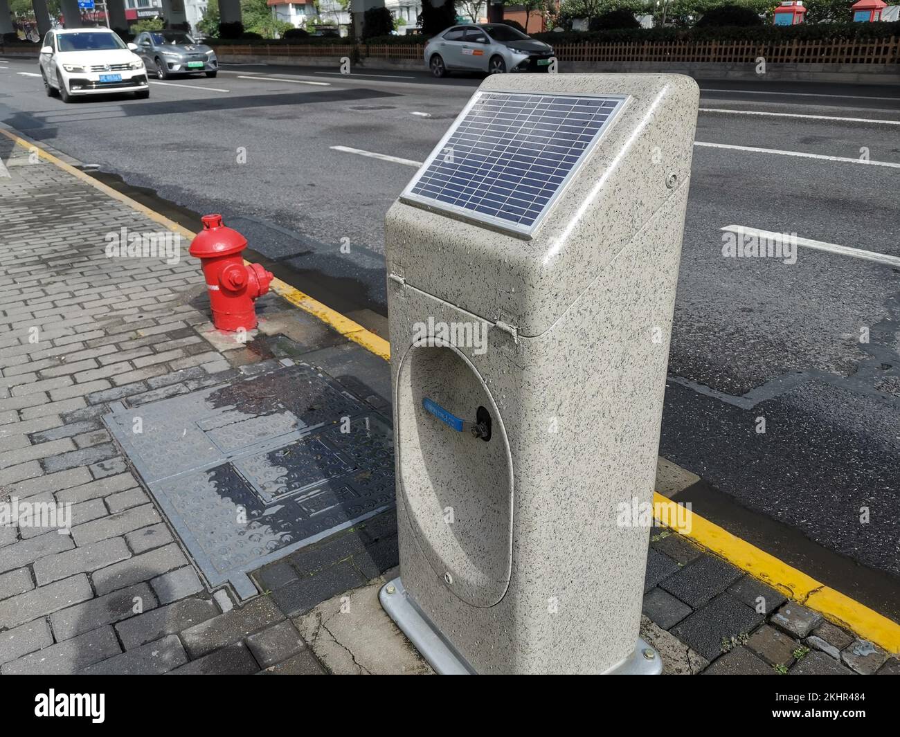 Fire hydrants with photovoltaic solar panels were seen on the streets ...