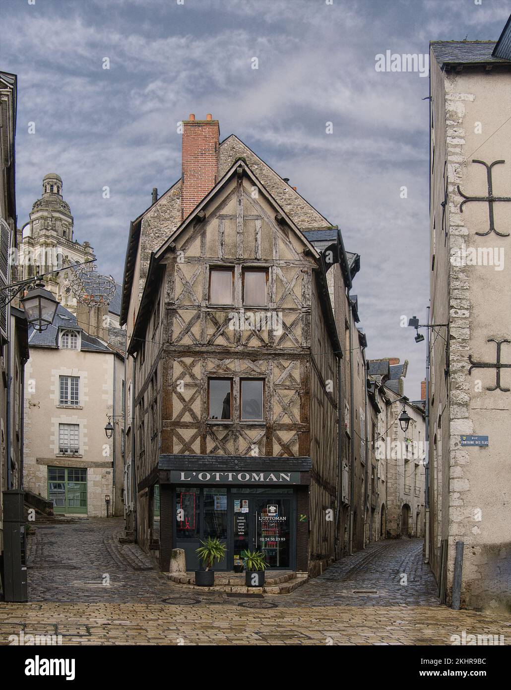 Medievil architecture hi-res stock photography and images - Alamy