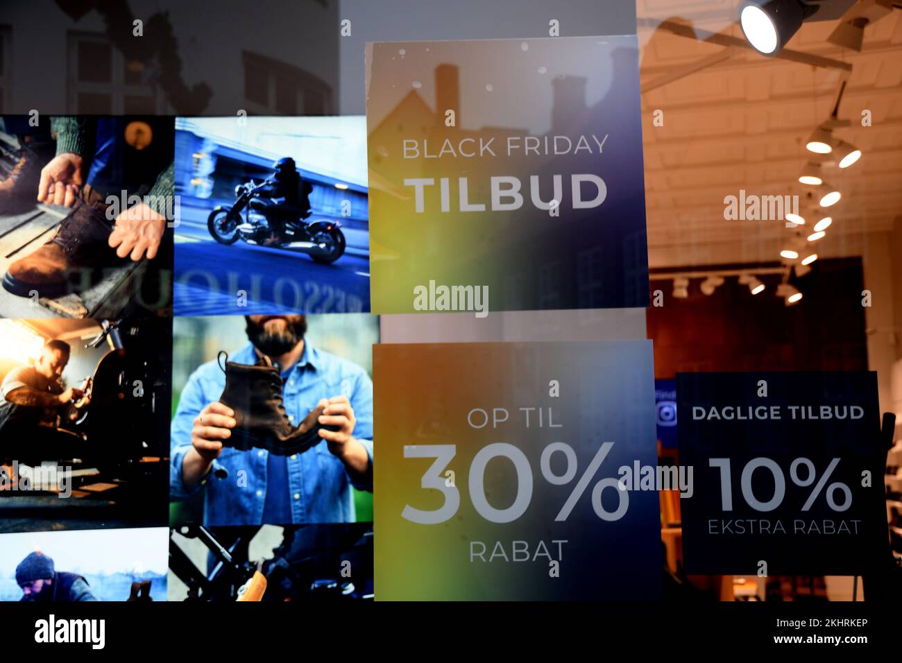 Copenhagen/Denmark/24 ember 2022/Shoppers for black friday and week shopping in danish capital ...