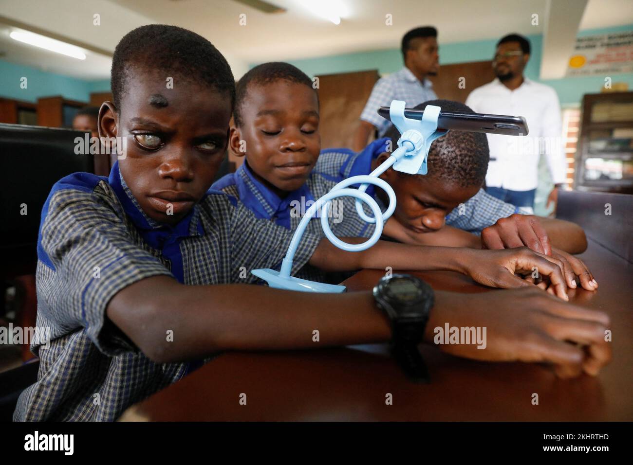 Partially sighted children hi-res stock photography and images - Alamy