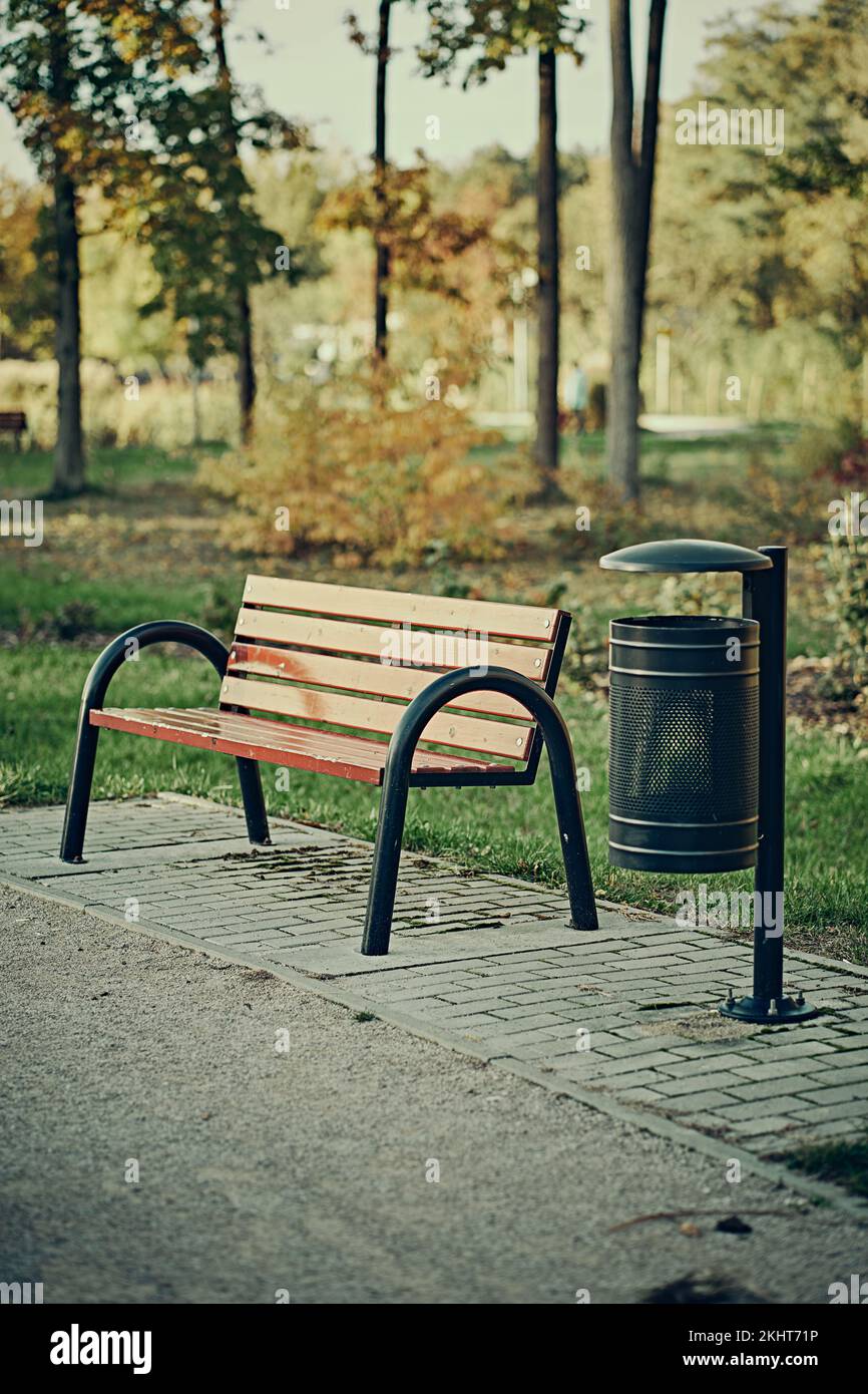 Shot trash bin bench hi-res stock photography and images - Alamy
