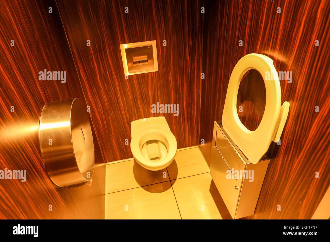 Stadium toilet hi-res stock photography and images - Alamy
