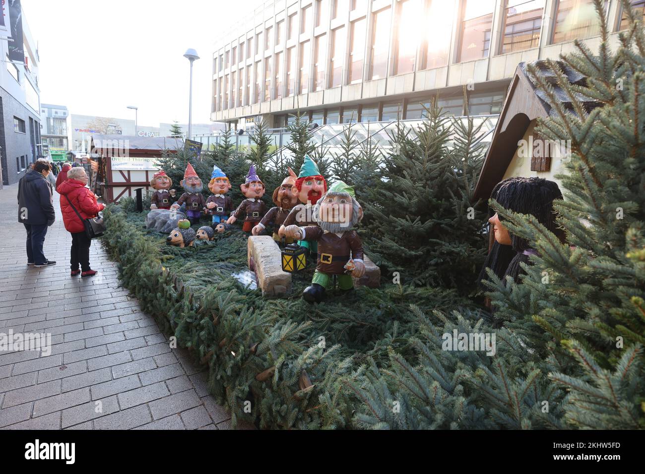 Gera, Germany. 24th Nov, 2022. Figures from the fairy tale "The Seven ...
