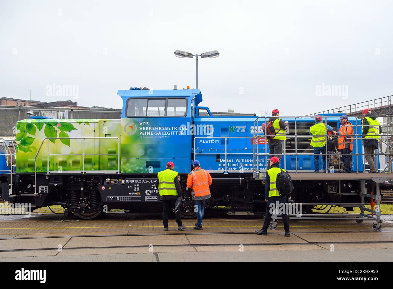 24 November 2022, Saxony-Anhalt, Stendal: Media representatives and ...