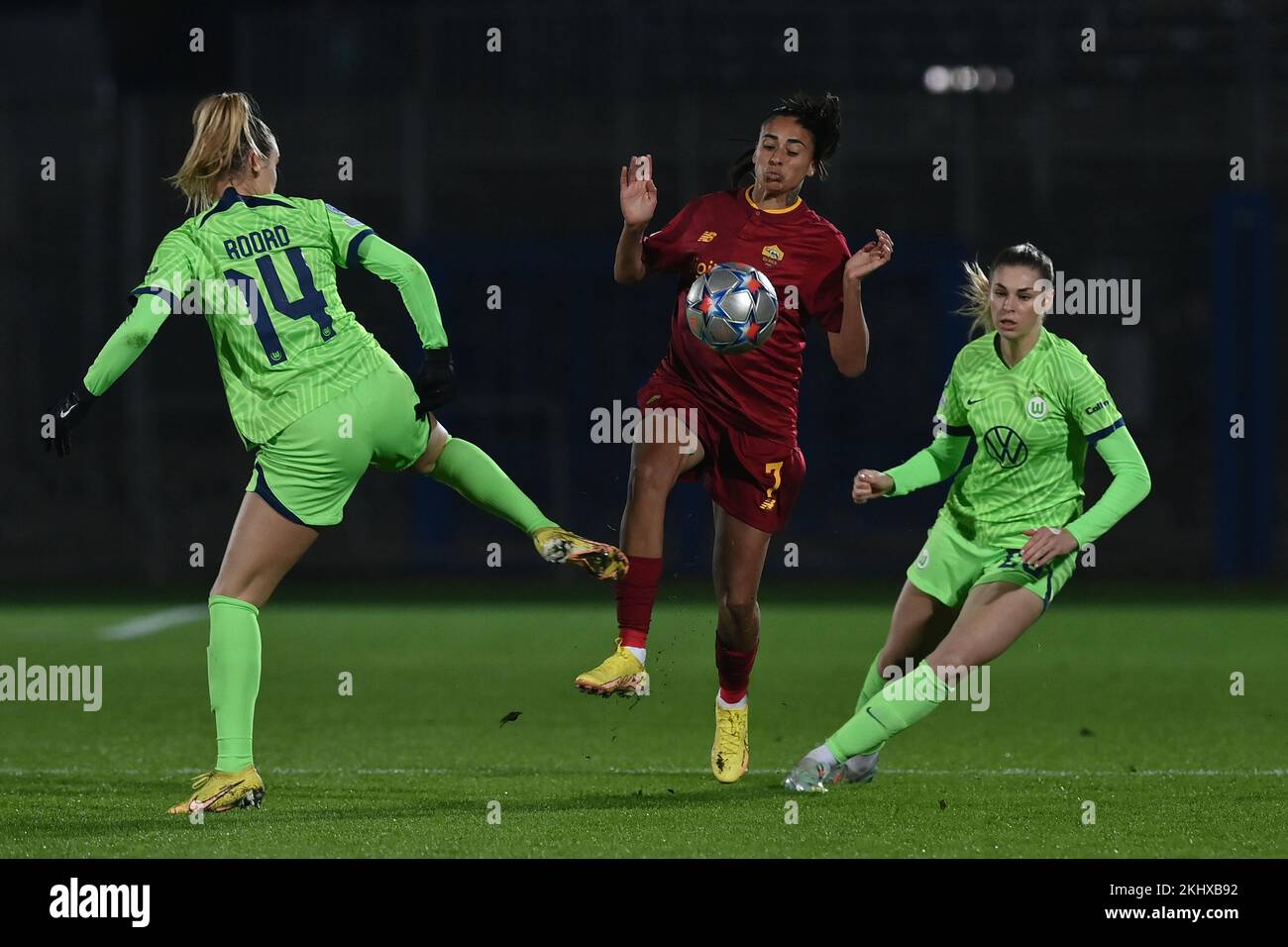 Femminile jule hi-res stock photography and images - Alamy