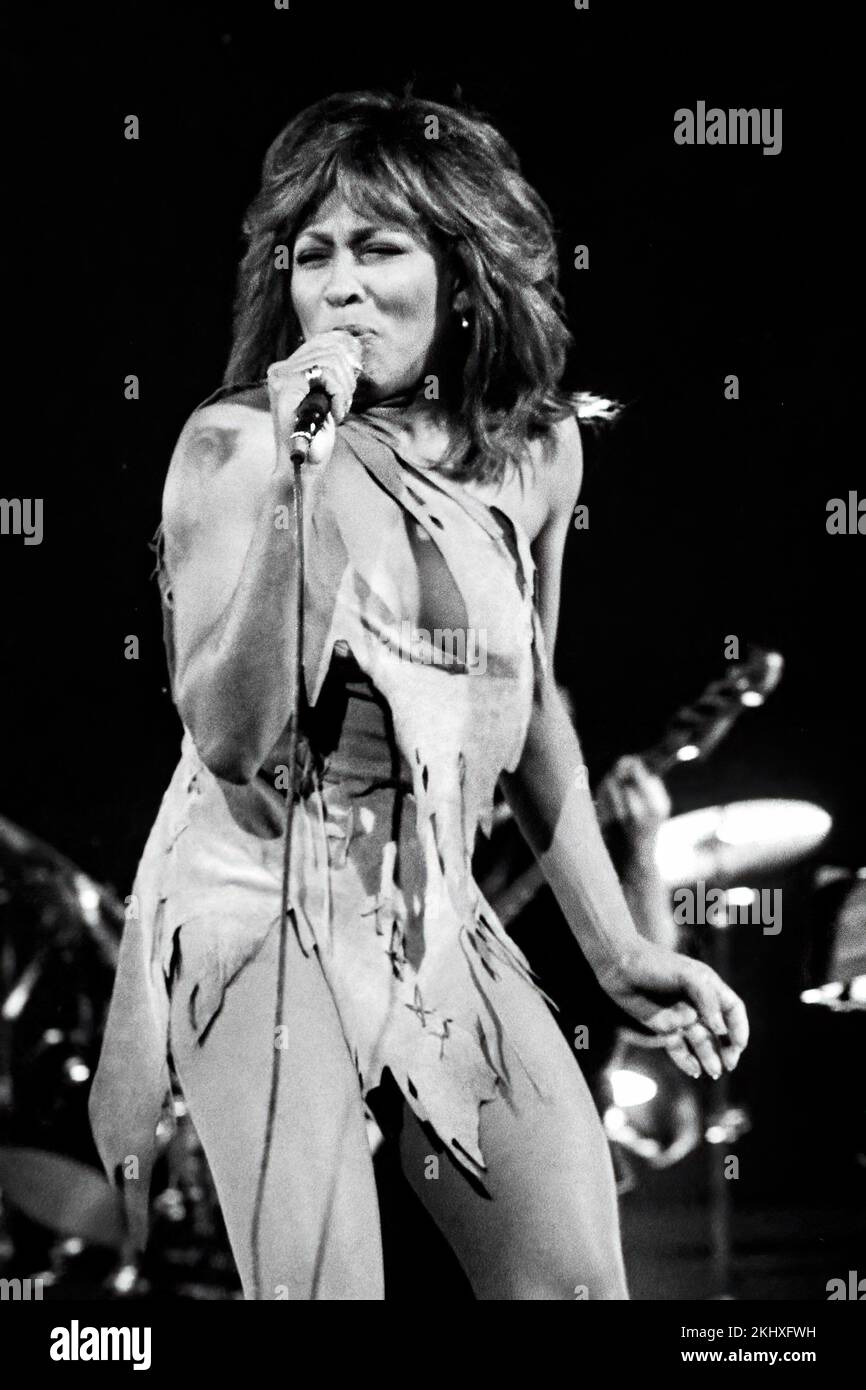Tina Turner In Concert The Doelen Rotterdam Holland 1982 Vvbvanbree 4545