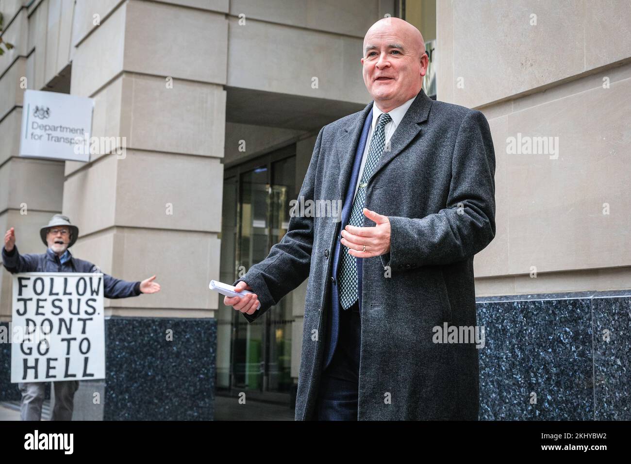 Westminster, London, UK. 24th Nov, 2022. A religious protester ...