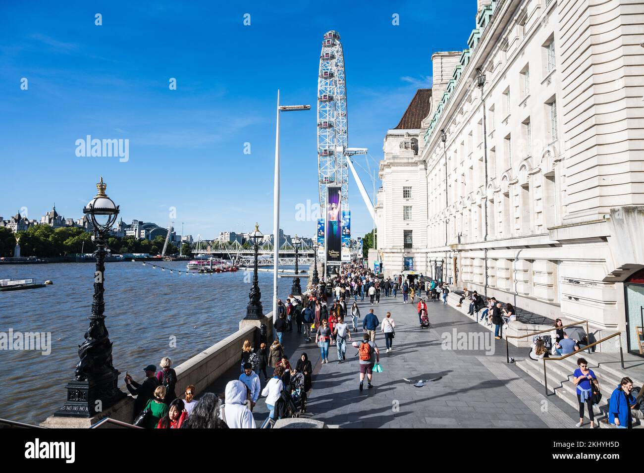 London, United Kingdom - September 17 2022: people walking towards ...
