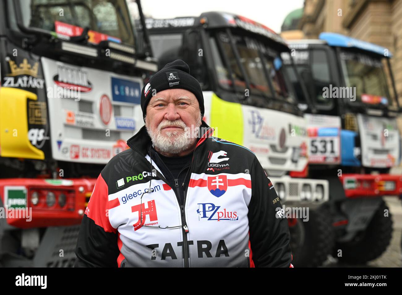 Poses his ceremonial hi-res stock photography and images - Alamy