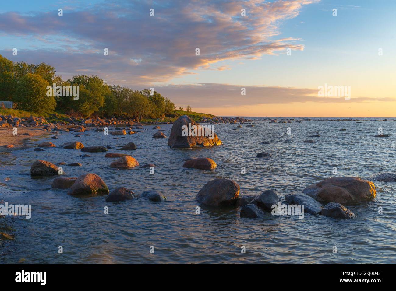 Rock sinking in water hi-res stock photography and images - Alamy