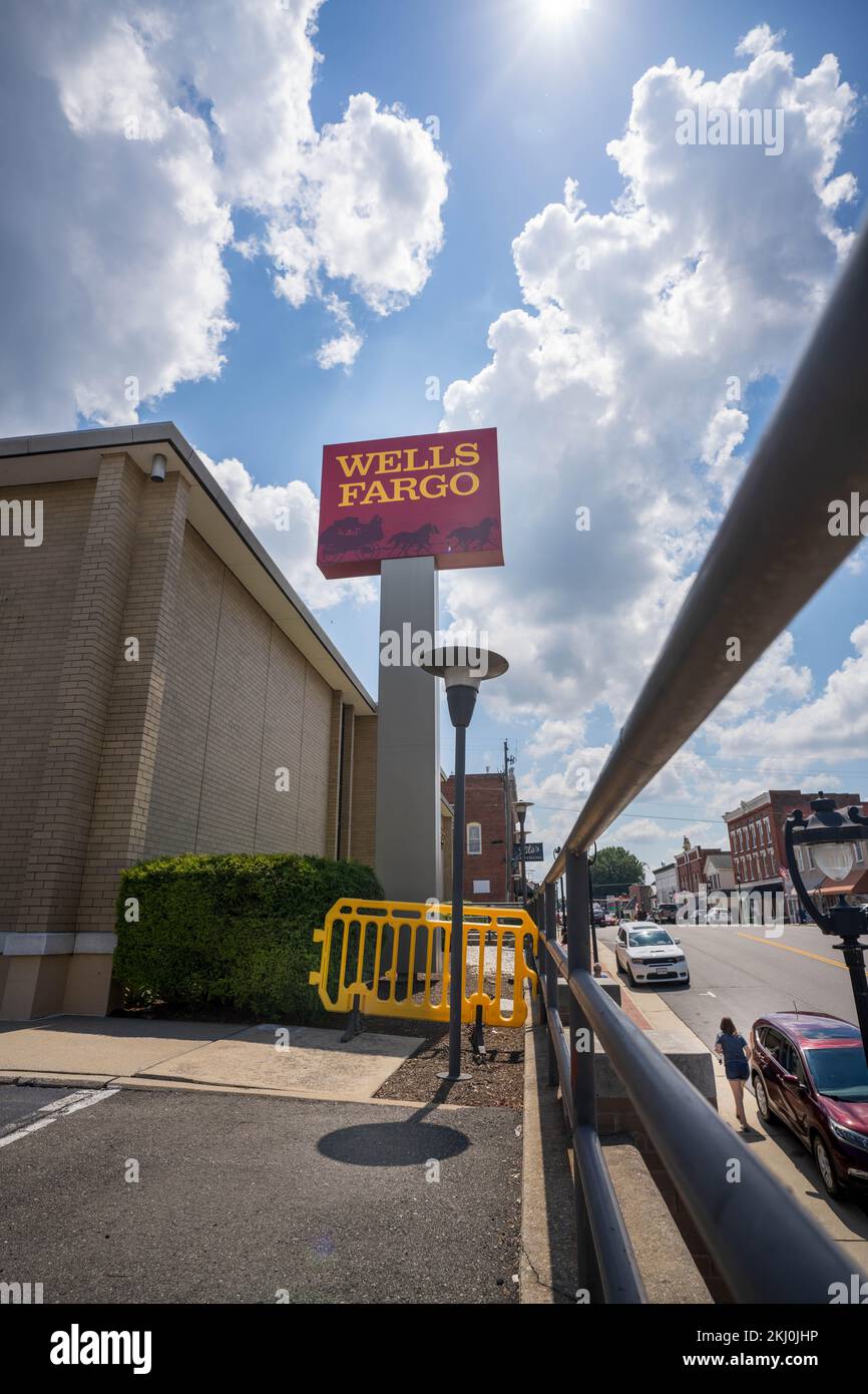 Colsing hi-res stock photography and images - Alamy