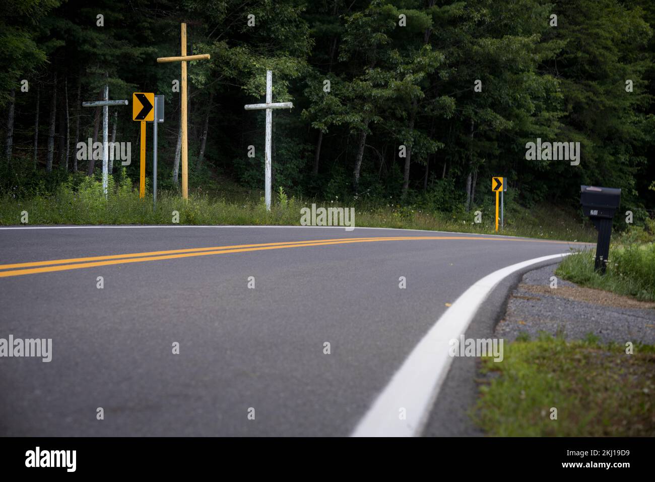 White cross crosses hi-res stock photography and images - Alamy