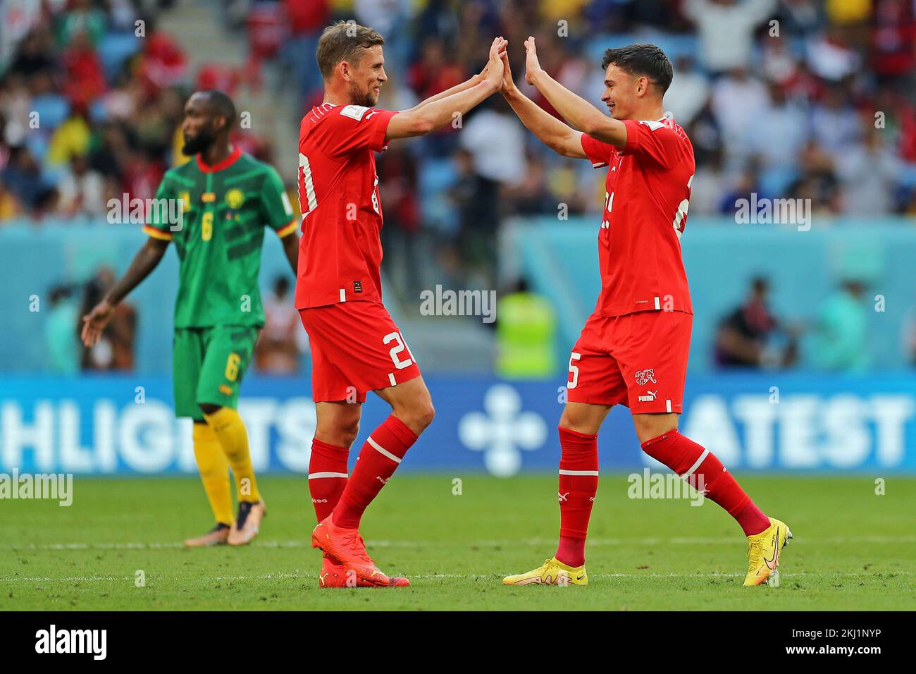 Fabian Frei e Fabian Rieder da Suíça during the Qatar 2022 World Cup ...