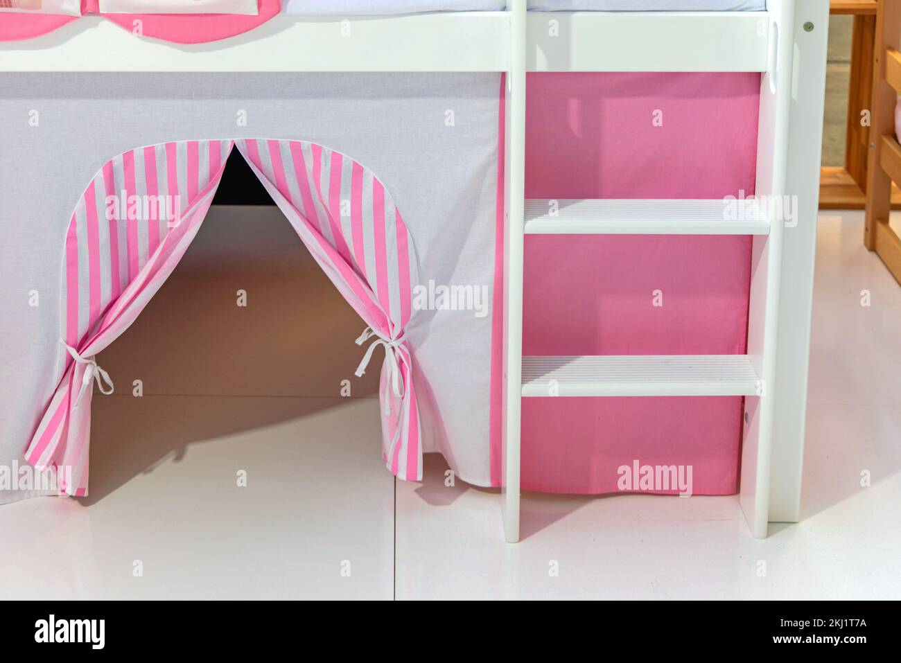 Kids bunk bed bedroom hi-res stock photography and images - Alamy