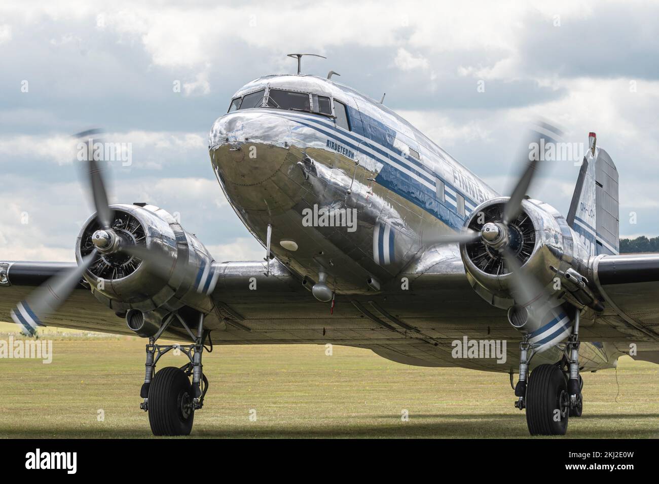 Douglas DC-3 Dakota/Douglas C-47 Skytrain Imperial War Museum Duxford ...