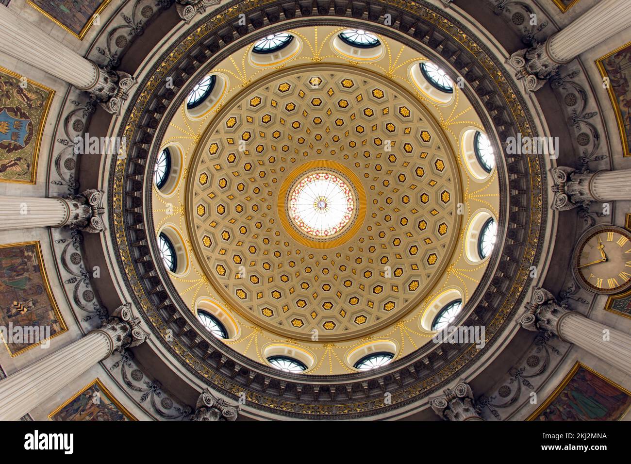 Dublin city hall hi-res stock photography and images - Alamy