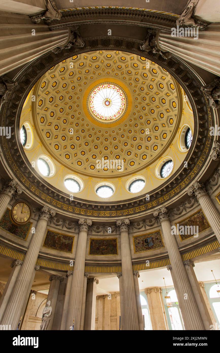 Dublin city hall hi-res stock photography and images - Alamy