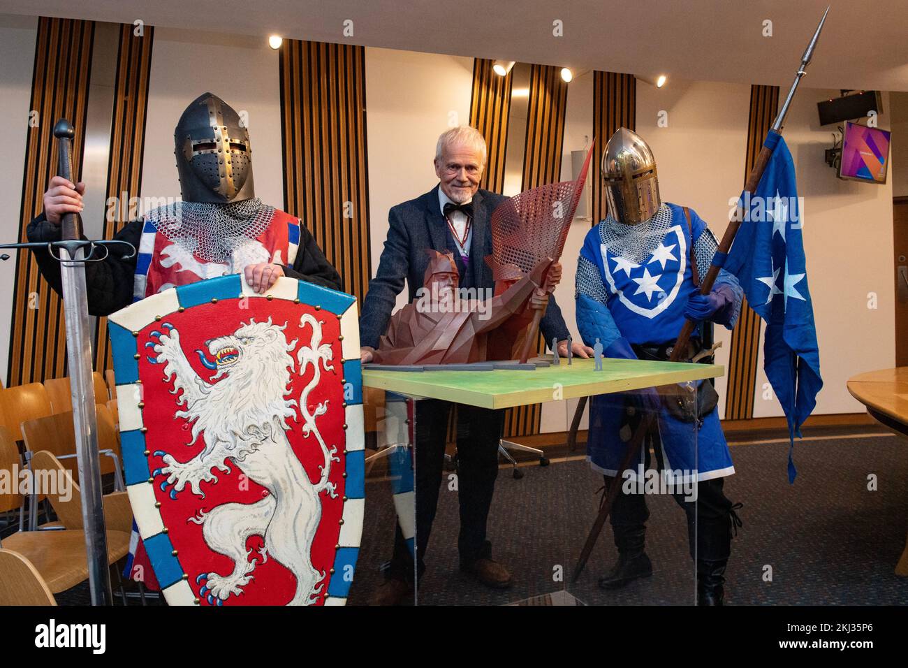 Edinburgh, Scotland, UK. 24 November 2022. PICTURED: (L-R) Actor ...