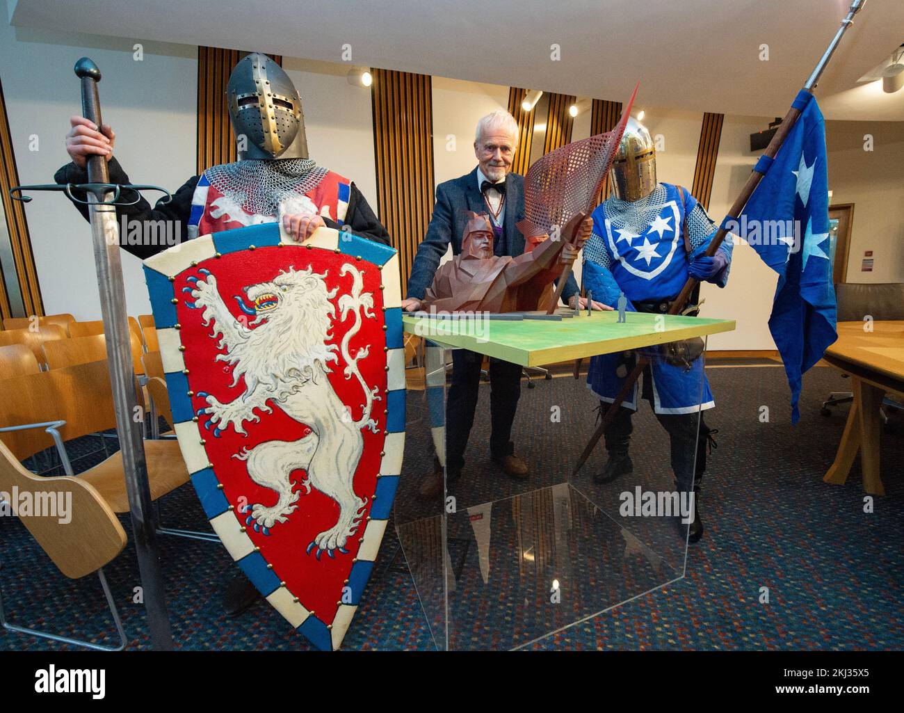 Edinburgh, Scotland, UK. 24 November 2022. PICTURED: (L-R) Actor ...