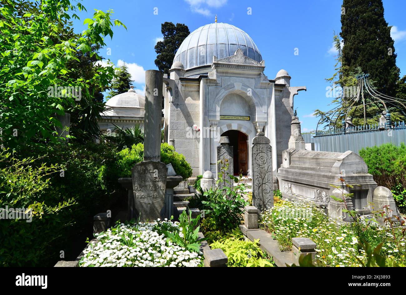 Gazi Osman Pasha Tomb - İstanbul - TURKEY Stock Photo - Alamy