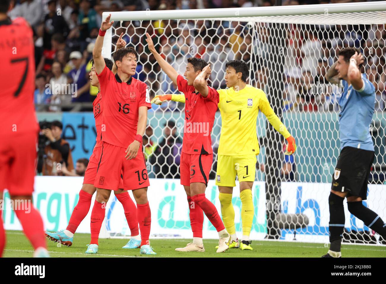 Hwang Ui-Jo of South Korea, Goalkeeper of South Korea Kim Seung-Gyu ...