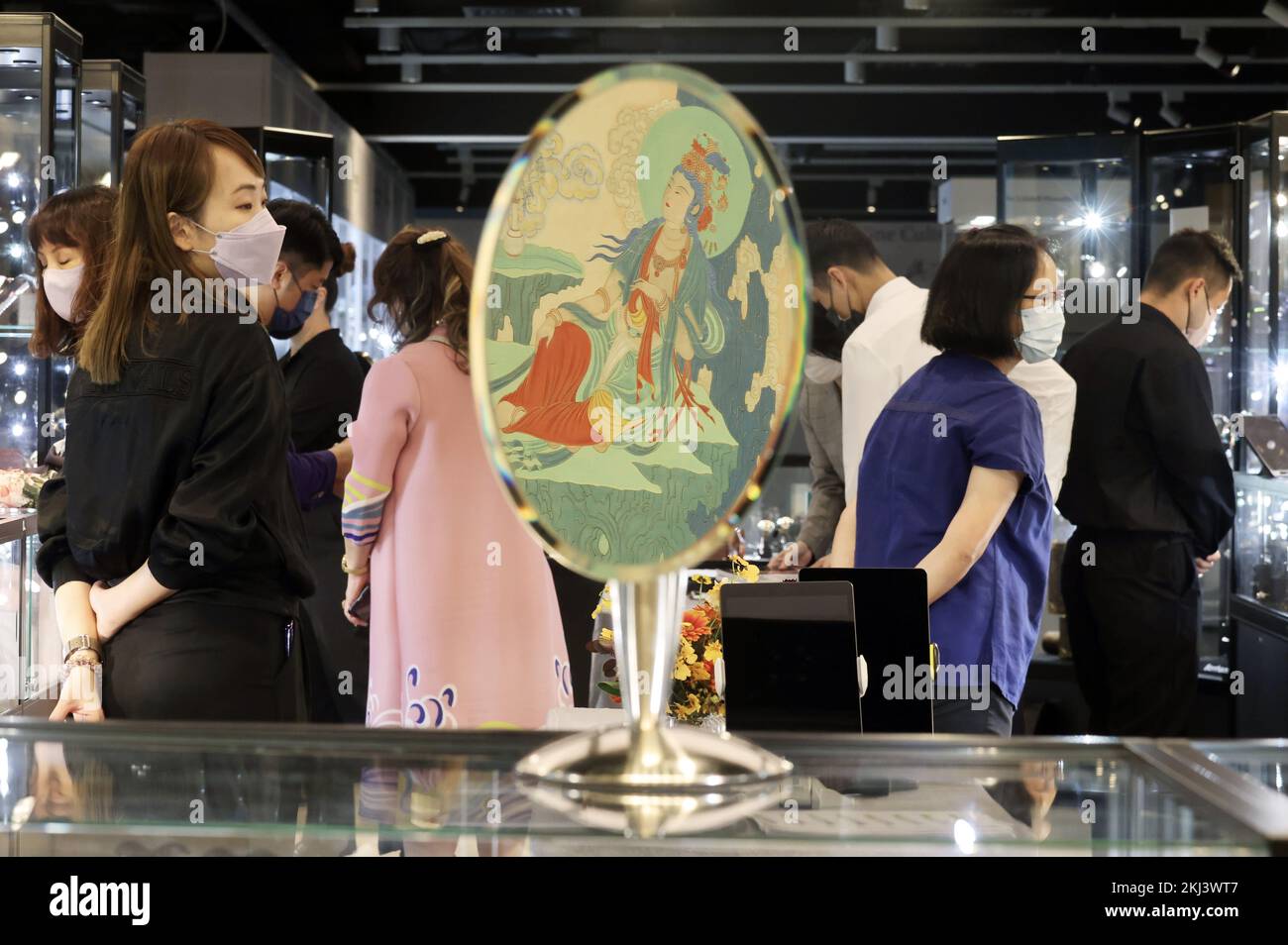 Chinese painting Water-Moon Guanyin by Zhang Daqian estimated at HK$18 ...