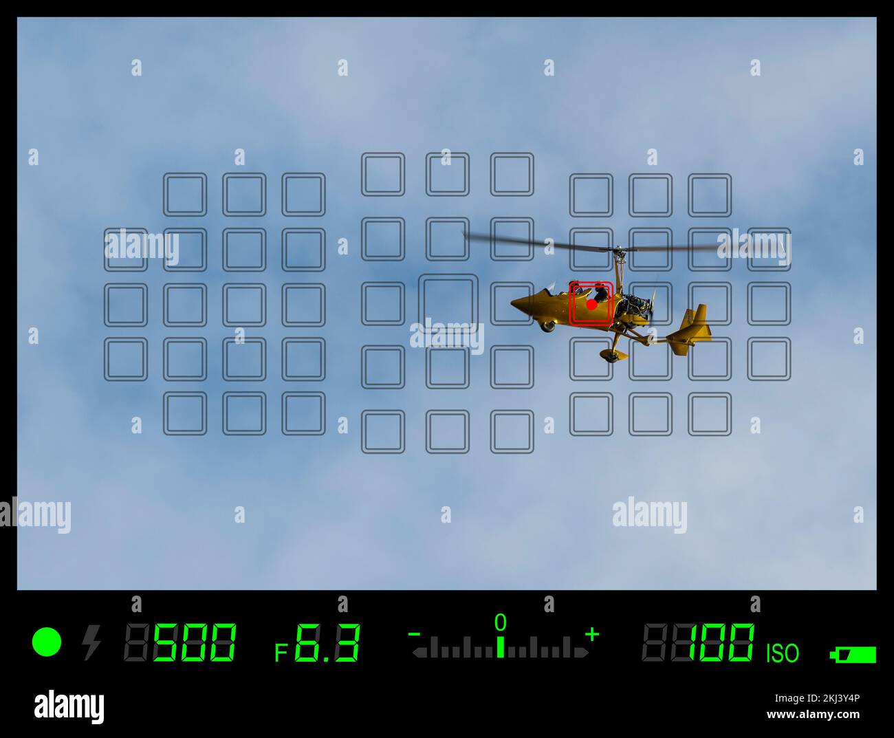 Viewfinder or screen of an SLR camera with auto focus single point ...