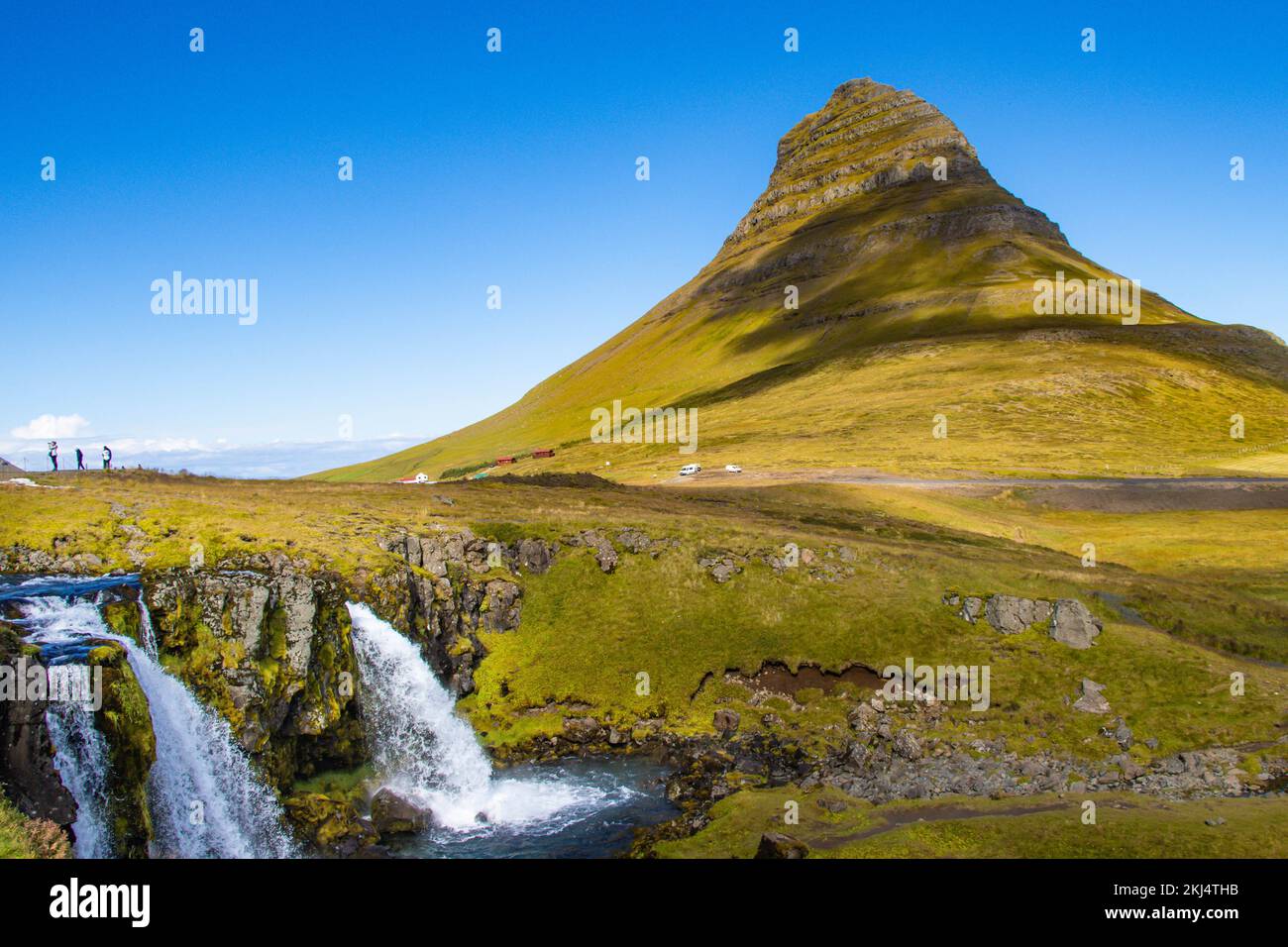 Kirkjufell and kirkjufellsfoss iceland in summer august Stock Photo - Alamy